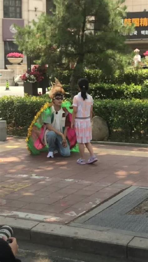 《吃货达人打卡吧》路透图还有人没来看吗？打卡何超莲新浪新闻