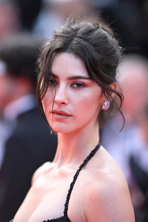 The Best Celebrity Pixie Haircuts And Crops From Gracie Abrams To Emma