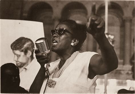 La Tradición Radical De Las Mujeres Comunistas Negras And Translation