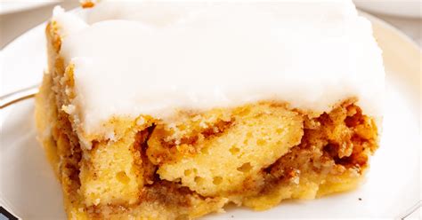 Cinnamon Roll Cake With Frosting All Things Mamma