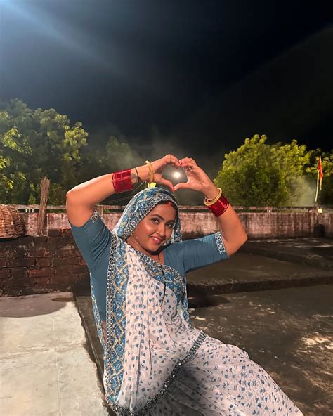 Kajal Raghwani Screams Desi Glam In These Traditional Saree Looks Photos And Videos