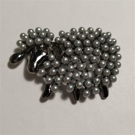 Брошка овечка — цена 80 грн в каталоге Броши Купить аксессуары по доступной цене на Шафе