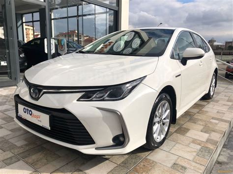 Galeriden Toyota Corolla 1 8 Hybrid Dream 2019 Model İstanbul 76 700 km