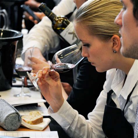 Sommelier‑ Og Wset Uddannelser Hotel Og Restaurantskolen