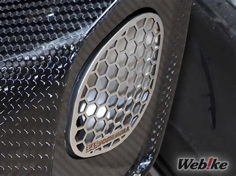 Yoshimura의 풀 엑츄에이터 2개가 장착되어 있는 하야부사 데모카 신작 바 엔드 등도 주목 Webike Magazine