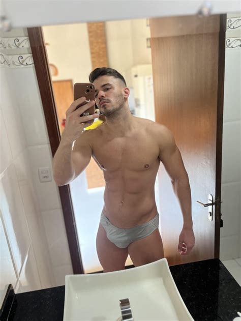 Sweaty After Gym R Gymbulge
