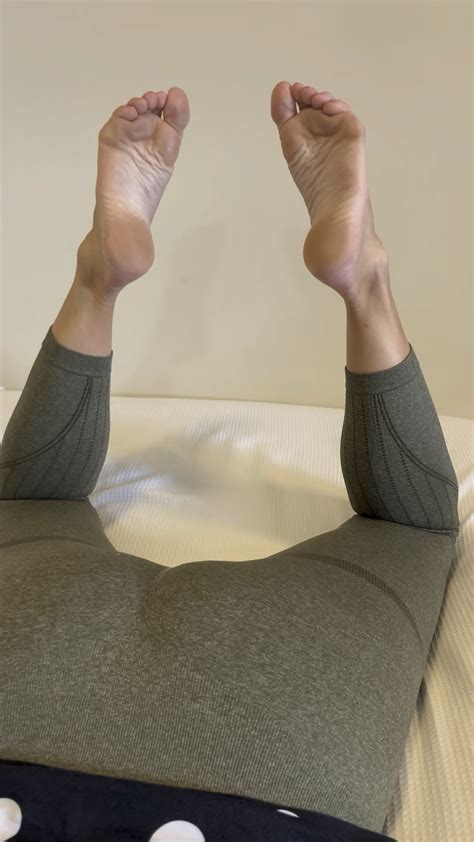 Yeah Something Is Missing Between My Sweaty Feet R Sweatyfeets