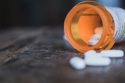 Understanding How To Treat Opioid Addiction Vanguard Behavioral Health