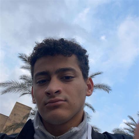 وقعت؟ أيوه وقعت بس وأنا بحاول أمشي، مش وأنا قاعد أوقات الوقعة نفسها بتكون علامة إنك بتتقدم