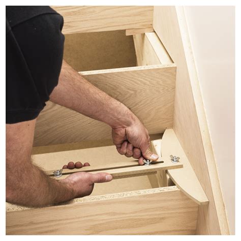 COLONIAL ELEGANCE Gabarit de coupe pour marche 32 à 48 MDF REALPRO Réno Dépôt