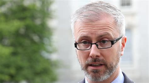 Maslaí Laethúla Tugtha Do Roderic Ogorman De Bharr A Ghnéasachta