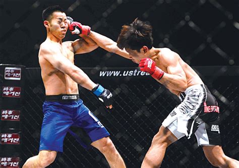 뉴스 쏙 시사 쑥 ‘왕비호 윤형빈 종합격투기 프로 데뷔전 ‘대승