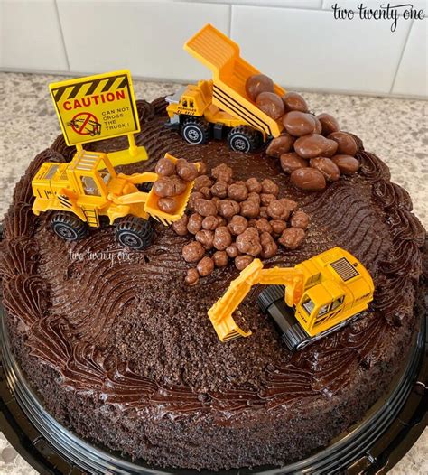 Diy Construction Birthday Cake Construction Zone Cake For A Three Year