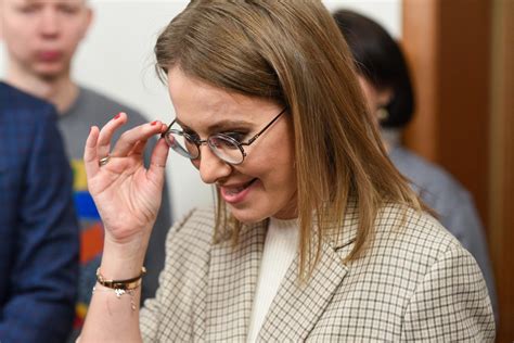 ТАСС Собчак приехала в офис Ростеха в Москве на переговоры с Чемезовым