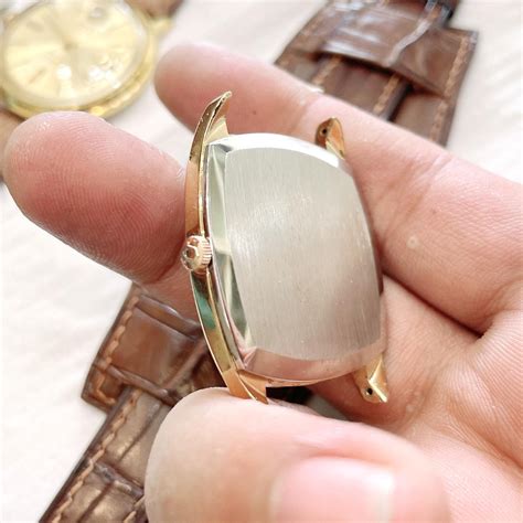 Đồng Hồ Cổ Universal Automatic Siêu Mỏng Chính Hãng Thuỵ Sĩ