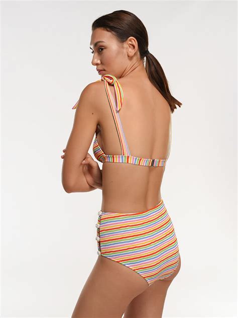 10 Hot Sexy Liliane Prata Bikini Pics