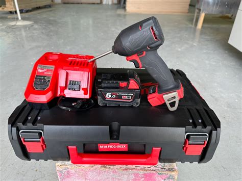 밀워키 임팩드릴 M18 Fid2 당근 중고거래