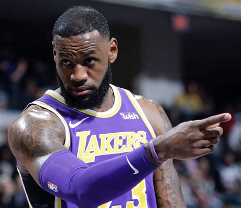 Lebron James Passes 32000 Points On Track To Pass Michael Jordan