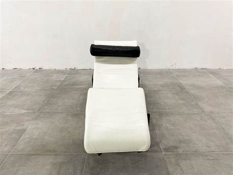 Lc 4 Lounge Chair In White Leather By Le Corbusier For Cassina 1980s