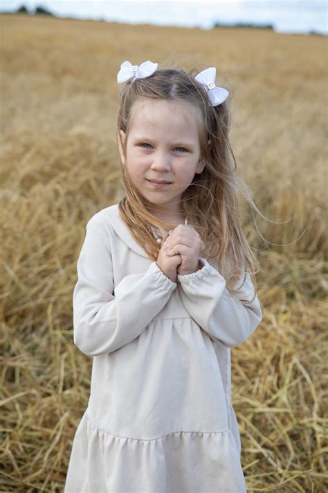 Malaysian Girl Photos Download The Best Free Malaysian Girl Stock