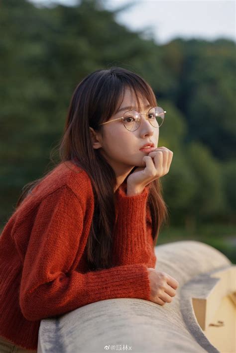 鉴表墻 On Twitter 鉴表墙，以鉴尽天下之表为己任。今天上高素质素菜，所谓荤素搭配，调节肠胃。 眼镜反差 眼镜妹子 眼镜娘