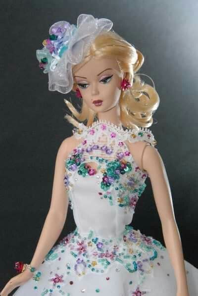 Pin di Patricia Gomez su MUÑECAS TIPO ALHAJEROS Bambole alla moda Barbie Atelier