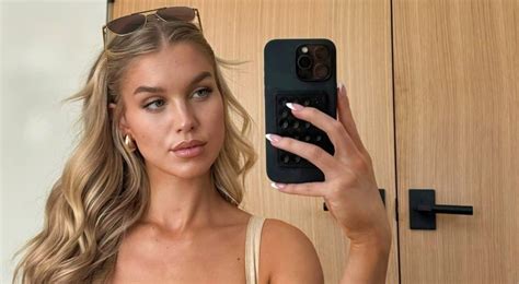 Lakers Dangelo Russells Girlfriend Laura Ivaniukas Takes Over Social