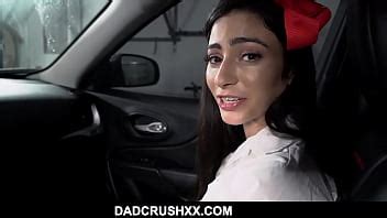 El Padrastro Levanta La Falda De La Joven Despu S De La Clase Jasmine
