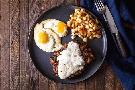 Country Fried Steak And Eggs Cooks With Soul