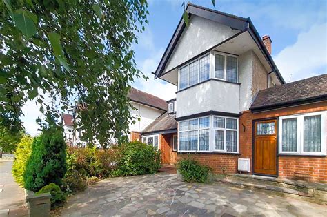 Stanmore HA7 Spec