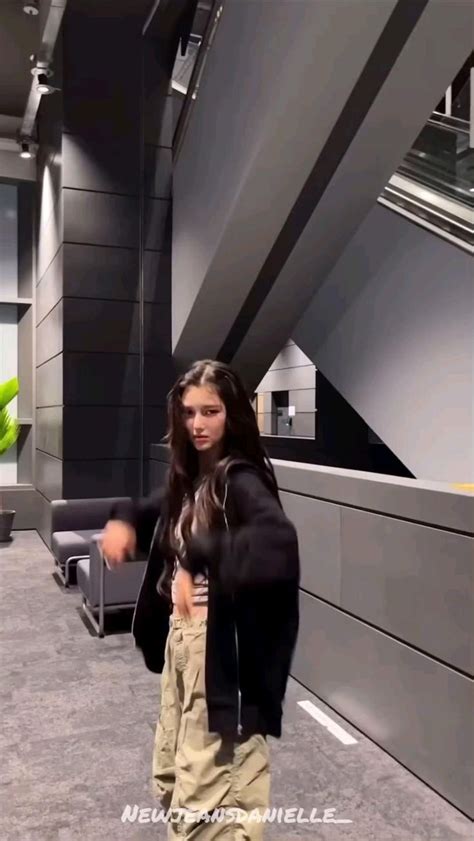 Pin Oleh Shan Di New Jeans Di 2024 Gadis Cantik Korea Kecantikan Korea Gadis