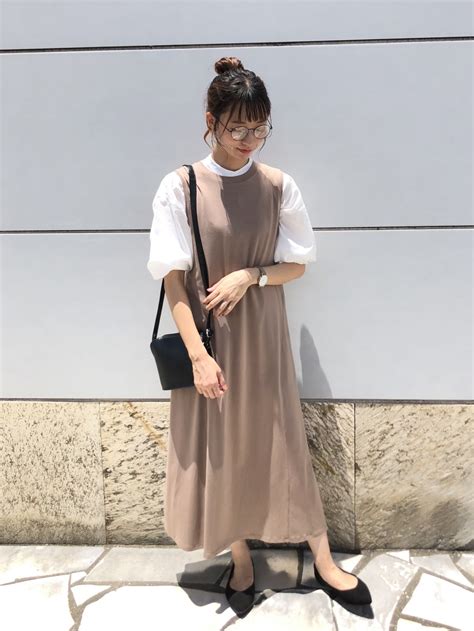 「ロングフレアワンピース（ノースリーブ）、ラグランスリーブtシャツ（5分袖）」の着用コーディネート ユニクロ公式