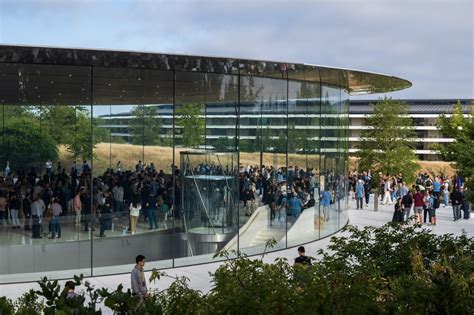 全新設計iphone 15亮相 蘋果發布會一文看懂 蘋果新品發布會 大紀元