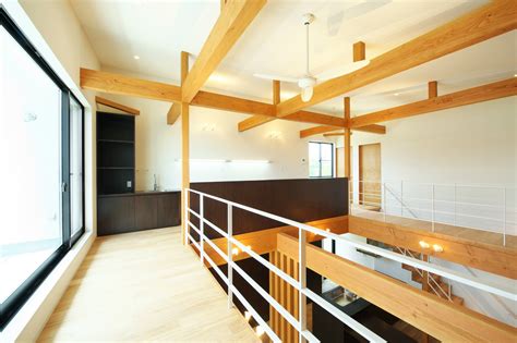 名古屋市の注文住宅のおしゃれな階段・廊下の新築施工写真集｜名古屋市の注文住宅なら実績のあるユニホーへ