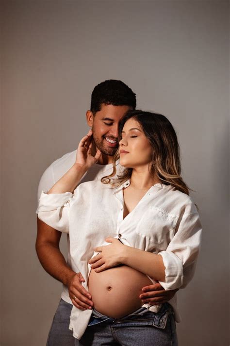Ensaio Grávida Ensaio Gestante E Marido Mamãe E Papai Ensaio Estúdio Fotográfico Fotos Ensaio