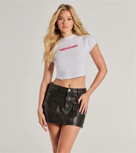 Irreplaceable Cropped Graphic Tee And Windsor