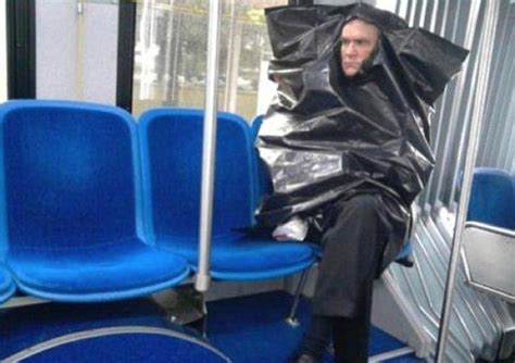 28 Momentos Extraños Que Verás En El Transporte Público Vas A Desear