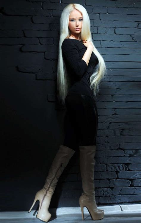 Valeria Lukyanova la mujer que se operó y hoy es considerada la Barbie