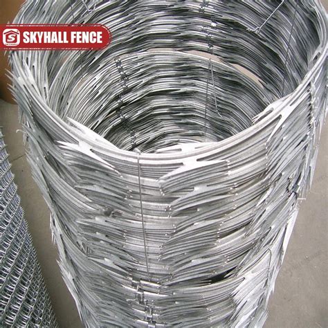Cbt 60 Bto 22 Galvanized Concertina Razor Wires For Military Base And