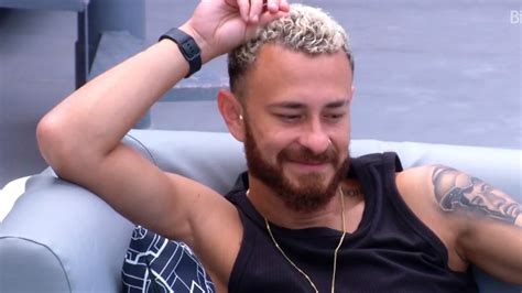BBB 23 Fred lembra que já dormiu no chão de um camarote no Carnaval