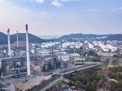 정유 공장 가스 탱크 석유 탱크 화학 탱크 정유 산업 전력 투자 사업 개념의 항공 사진 Stem 주제에 대한 스톡 사진 및 기타
