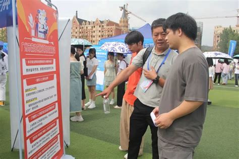 黔南人力资源网新闻动态五省联动 百企万岗丨黔南州举办2023年高校毕业生“职引黔程”暨大中城市联合就业招聘会