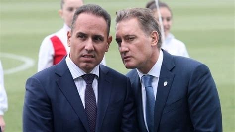 Братя Домусчиеви напуснаха стадион Щанс на почивката