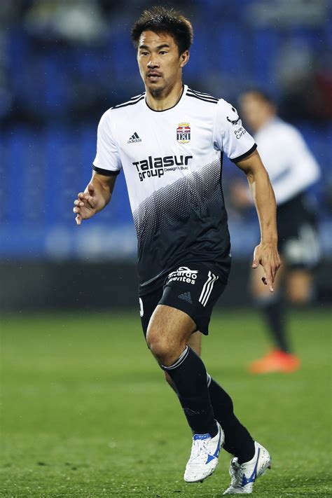 サッカー元日本代表fw岡崎慎司が「シントトロイデン加入」へ ベルギーで香川真司と「wシンジ結成」か 日本代表fwの負傷で状況変化
