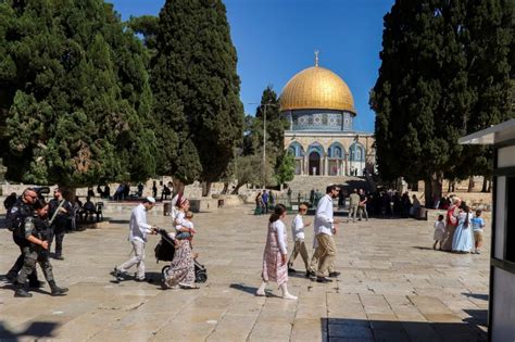 Israeli Forces Attack Palestinian Worshippers At Al Aqsa Mosque