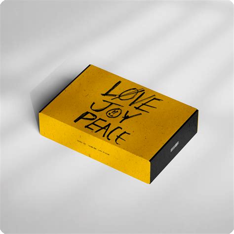 무료 패키지 목업 프루티드 디자인