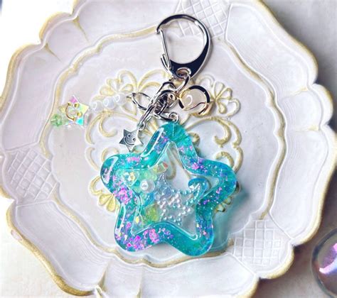 スター シェイカーキーホルダー♡ 月と星 シャカシャカキーホルダー ♡ By メルカリ