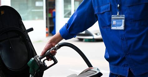 Giá xăng dầu hôm nay Đi xuống dầu Brent về mức USD thùng