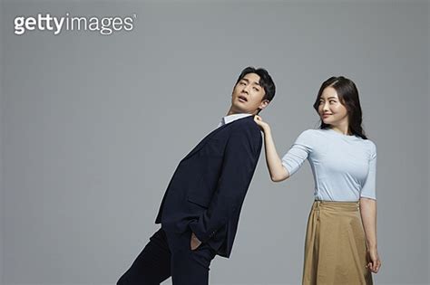 한국인 커플 인간관계 갈등 싸움 물리적활동 화 컨셉 감정 갈등 컨셉 꾸중 말하기 이미지