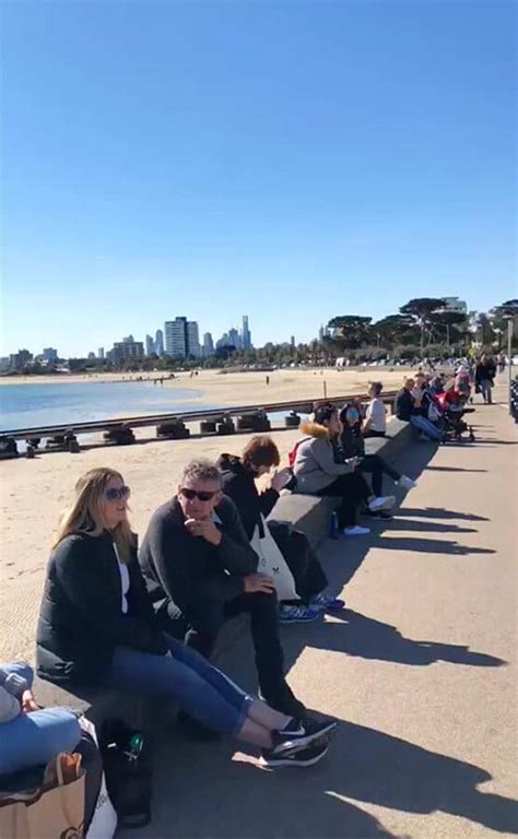 【墨爾本】聖科達海灘 St Kilda Beach｜免費看野生企鵝歸岸 雁子yanzi